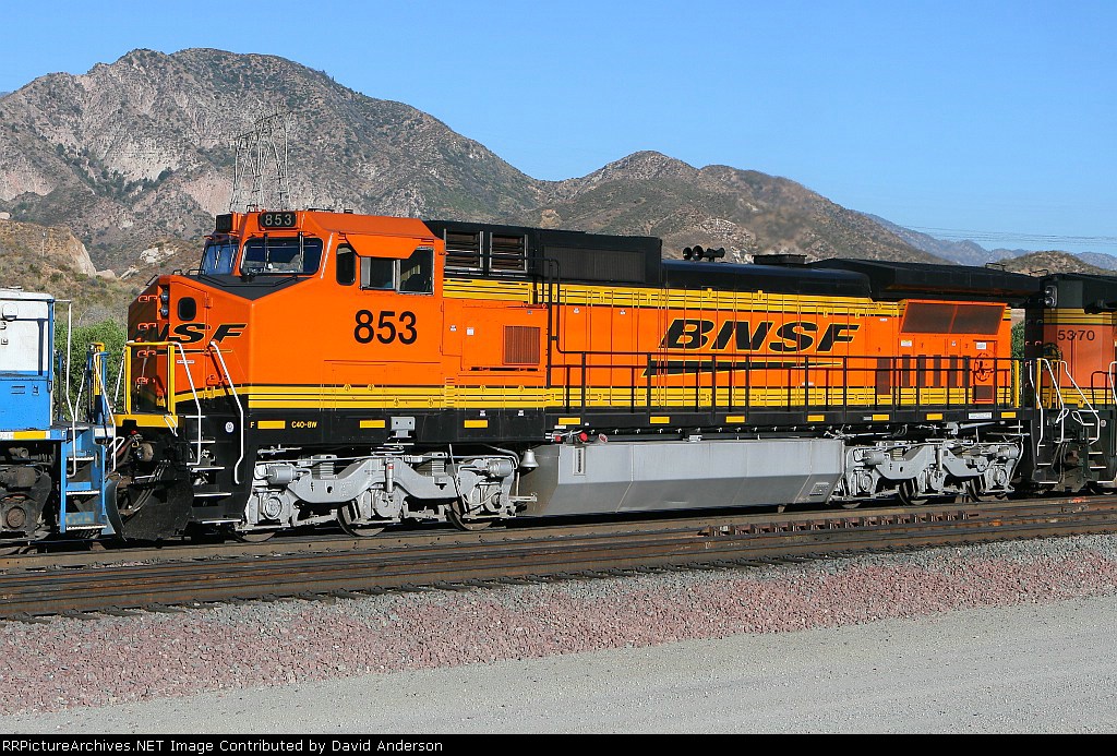 BNSF 853